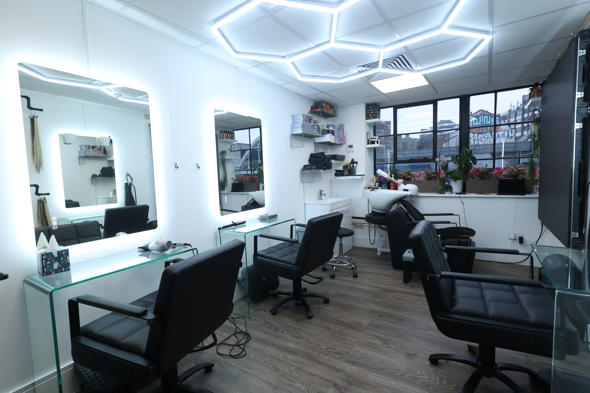 Beauty Room to Rent in Shoreditch EC2A | Salon & Treatment Room Hire ...